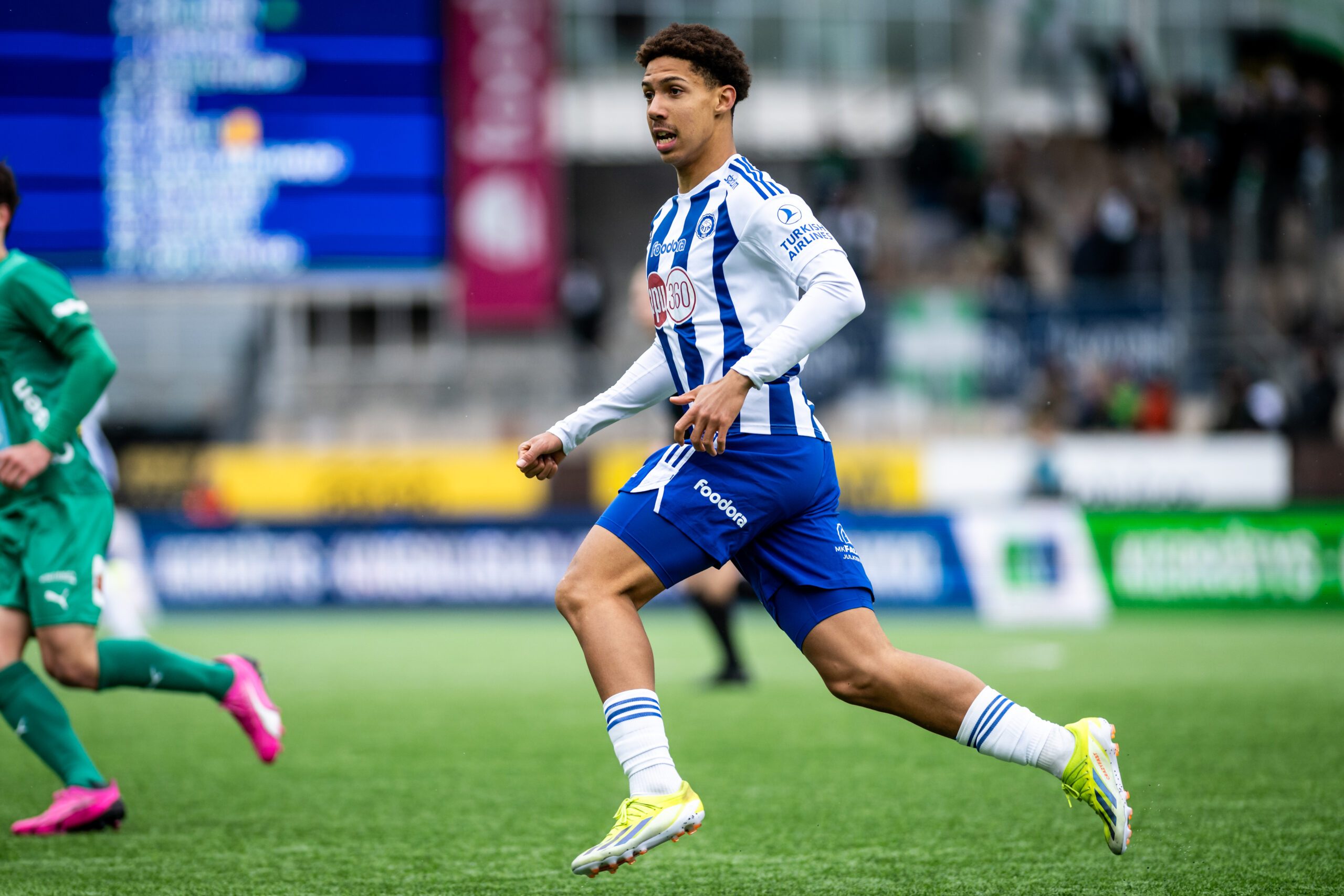 David Ezeh ja HJK jatkosopimukseen - HJK Helsinki