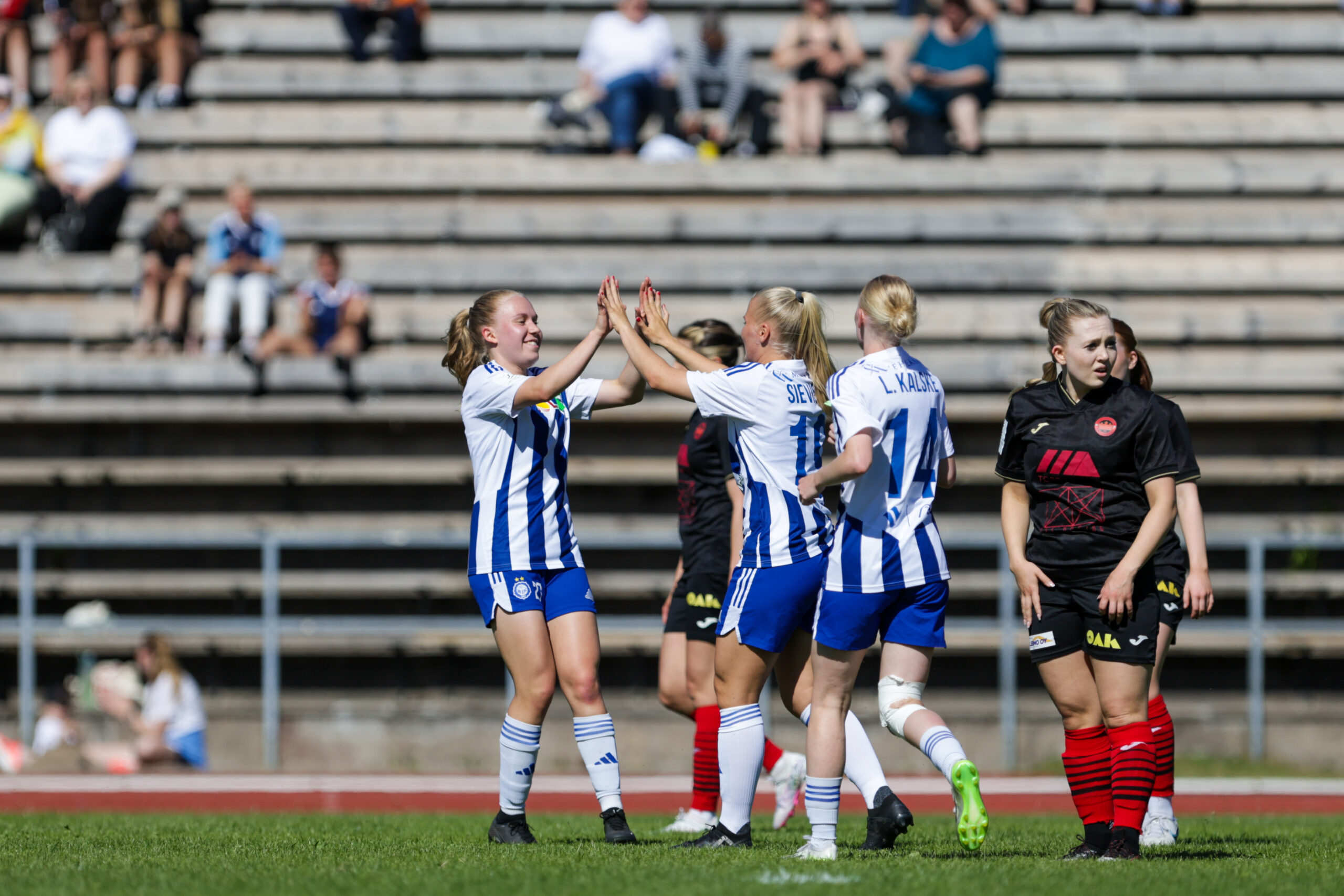Maalijuhlaa Tuusulassa – HJK kaataa PKKU:n numeroin 0-7 - HJK Helsinki